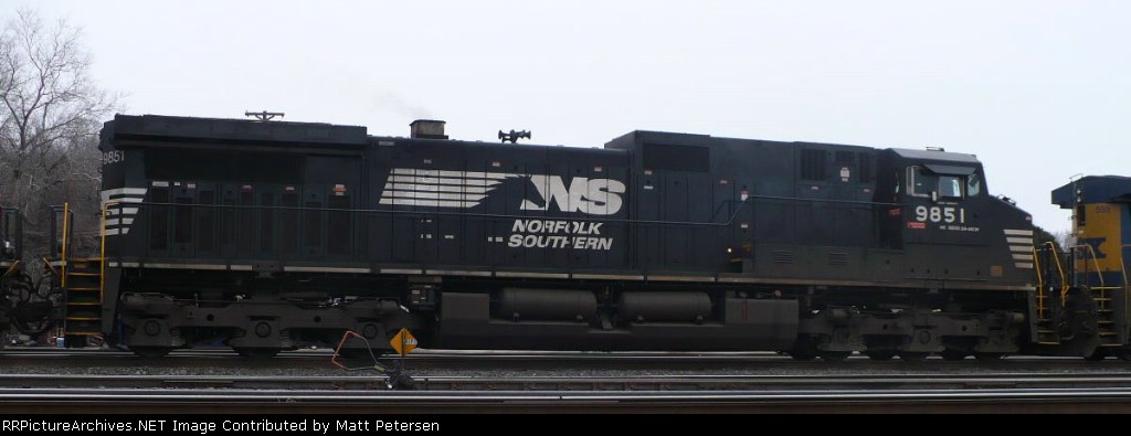 NS 9851